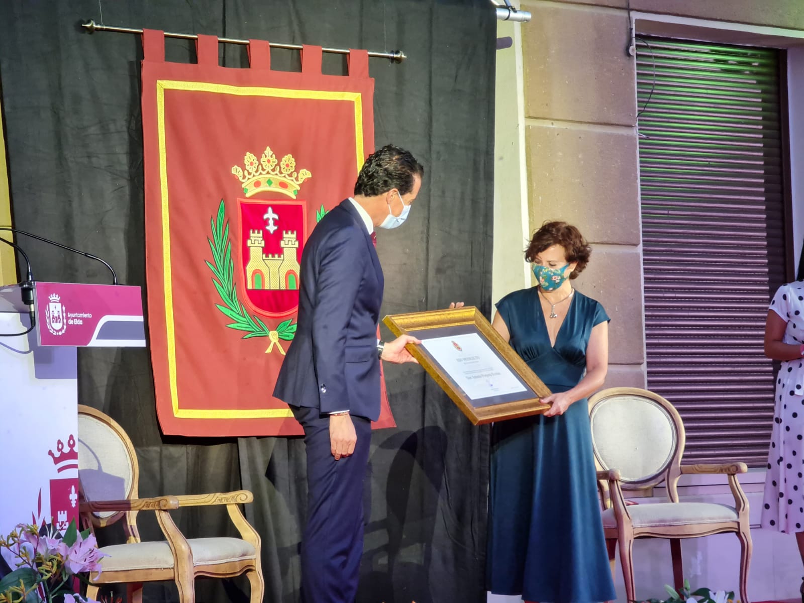 La escritora Elia Barceló y el poeta Antonio Porpetta ya son Hija e Hijo Predilectos de Elda ...